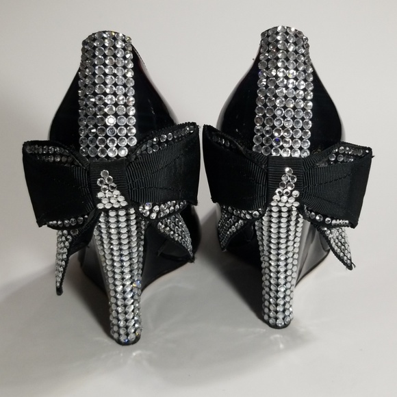 Aruna Seth | Shoes | Aruna Seth Cerise Black Patent Leather Wedge 35 ...